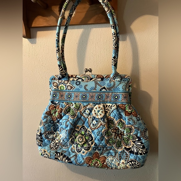 Vera Bradley | Bags | Unique Verabradley Bag Wsnap Clasp Hard Framed ...